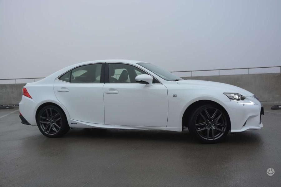 Balts Lexus LS 300h 2013 Viļņa, ar dzinēja tilpumu 2.50 L un nobraukumu 171 tūkst. km par 13500 €, foto 11 vietnē AUTOMOTO.COM.LV