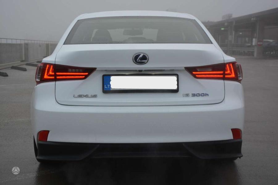 Balts Lexus LS 300h 2013 Viļņa, ar dzinēja tilpumu 2.50 L un nobraukumu 171 tūkst. km par 13500 €, foto 18 vietnē AUTOMOTO.COM.LV