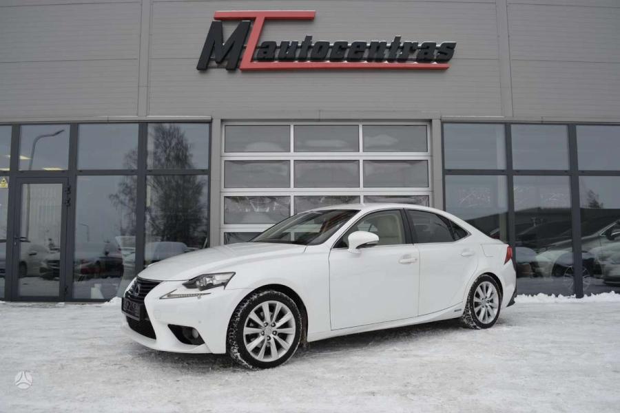 Balts Lexus LS 300h 2013 Viļņa, ar dzinēja tilpumu 2.49 L un nobraukumu 208 tūkst. km par 16500 €, foto 1 vietnē AUTOMOTO.COM.LV