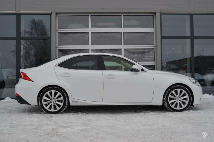 Balts Lexus LS 300h 2013 Viļņa, ar dzinēja tilpumu 2.49 L un nobraukumu 208 tūkst. km par 16500 €, foto 9 vietnē AUTOMOTO.COM.LV