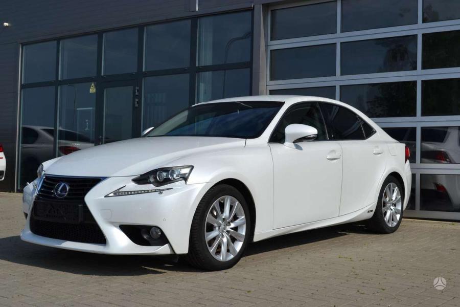 Balts Lexus LS 300h 2013 Viļņa, ar dzinēja tilpumu 2.49 L un nobraukumu 261 tūkst. km par 14000 €, foto 3 vietnē AUTOMOTO.COM.LV