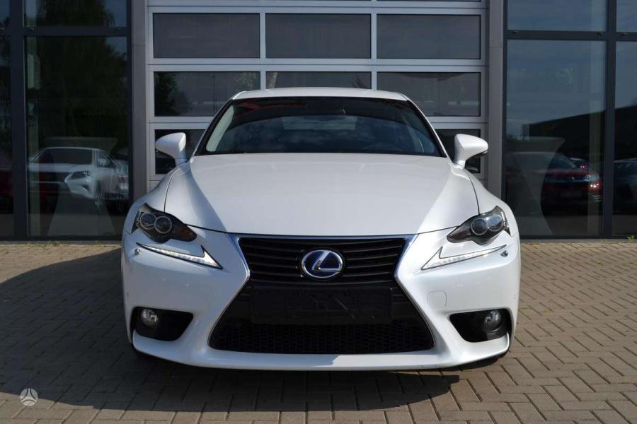 Balts Lexus LS 300h 2013 Viļņa, ar dzinēja tilpumu 2.49 L un nobraukumu 261 tūkst. km par 14000 €, foto 4 vietnē AUTOMOTO.COM.LV