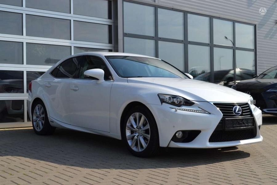 Balts Lexus LS 300h 2013 Viļņa, ar dzinēja tilpumu 2.49 L un nobraukumu 261 tūkst. km par 14000 €, foto 5 vietnē AUTOMOTO.COM.LV
