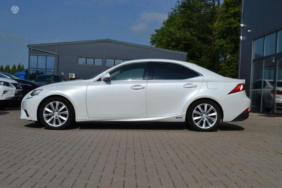 Balts Lexus LS 300h 2013 Viļņa, ar dzinēja tilpumu 2.49 L un nobraukumu 261 tūkst. km par 14000 €, foto 9 vietnē AUTOMOTO.COM.LV