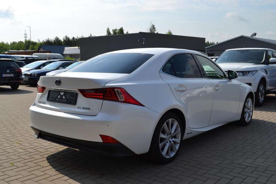 Balts Lexus LS 300h 2013 Viļņa, ar dzinēja tilpumu 2.49 L un nobraukumu 261 tūkst. km par 14000 €, foto 12 vietnē AUTOMOTO.COM.LV