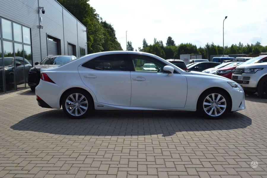 Balts Lexus LS 300h 2013 Viļņa, ar dzinēja tilpumu 2.49 L un nobraukumu 261 tūkst. km par 14000 €, foto 13 vietnē AUTOMOTO.COM.LV