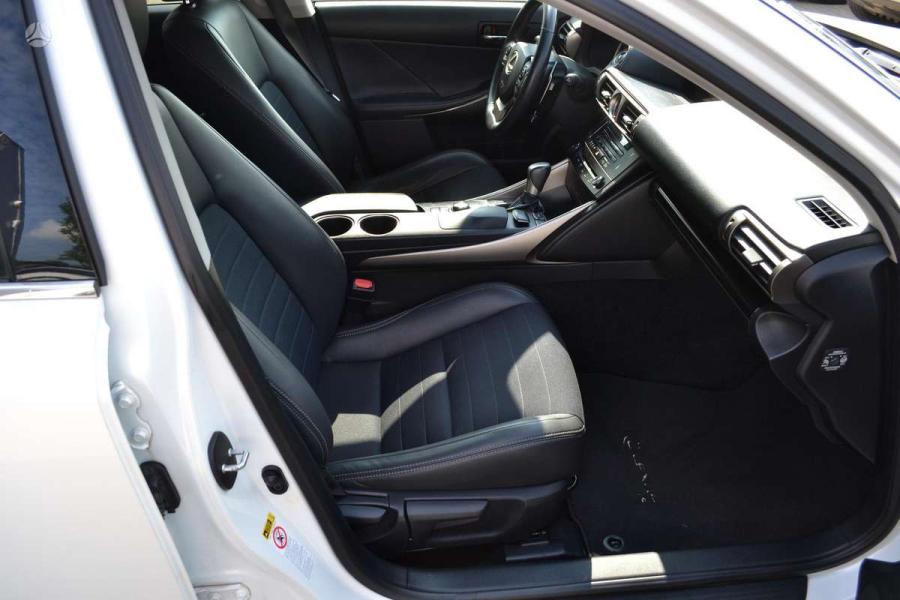Balts Lexus LS 300h 2013 Viļņa, ar dzinēja tilpumu 2.49 L un nobraukumu 261 tūkst. km par 14000 €, foto 15 vietnē AUTOMOTO.COM.LV