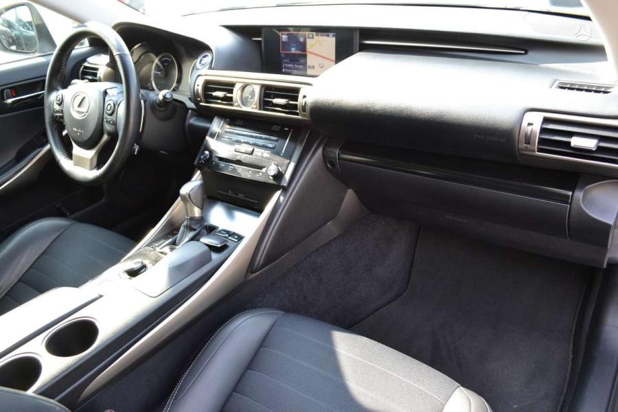 Balts Lexus LS 300h 2013 Viļņa, ar dzinēja tilpumu 2.49 L un nobraukumu 261 tūkst. km par 14000 €, foto 16 vietnē AUTOMOTO.COM.LV