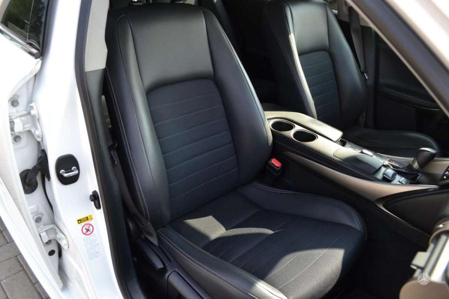 Balts Lexus LS 300h 2013 Viļņa, ar dzinēja tilpumu 2.49 L un nobraukumu 261 tūkst. km par 14000 €, foto 17 vietnē AUTOMOTO.COM.LV