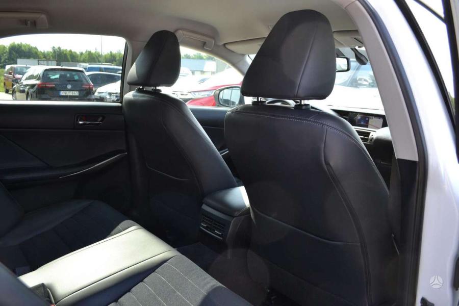 Balts Lexus LS 300h 2013 Viļņa, ar dzinēja tilpumu 2.49 L un nobraukumu 261 tūkst. km par 14000 €, foto 19 vietnē AUTOMOTO.COM.LV