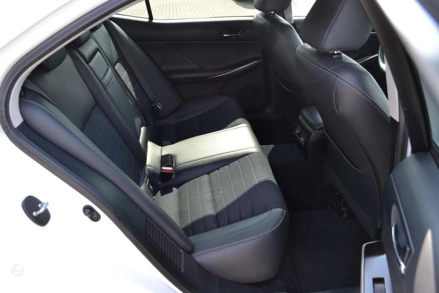 Balts Lexus LS 300h 2013 Viļņa, ar dzinēja tilpumu 2.49 L un nobraukumu 261 tūkst. km par 14000 €, foto 20 vietnē AUTOMOTO.COM.LV