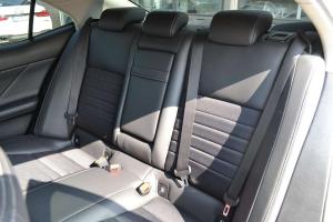 Balts Lexus LS 300h 2013 Viļņa, ar dzinēja tilpumu 2.49 L un nobraukumu 261 tūkst. km par 14000 €, foto 26 vietnē AUTOMOTO.COM.LV