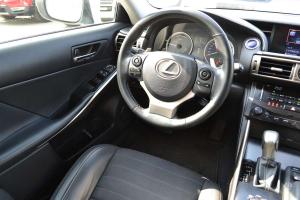 Balts Lexus LS 300h 2013 Viļņa, ar dzinēja tilpumu 2.49 L un nobraukumu 261 tūkst. km par 14000 €, foto 30 vietnē AUTOMOTO.COM.LV