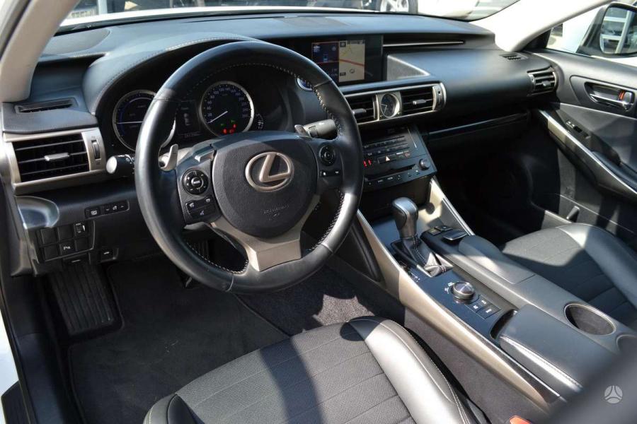 Balts Lexus LS 300h 2013 Viļņa, ar dzinēja tilpumu 2.49 L un nobraukumu 261 tūkst. km par 14000 €, foto 34 vietnē AUTOMOTO.COM.LV