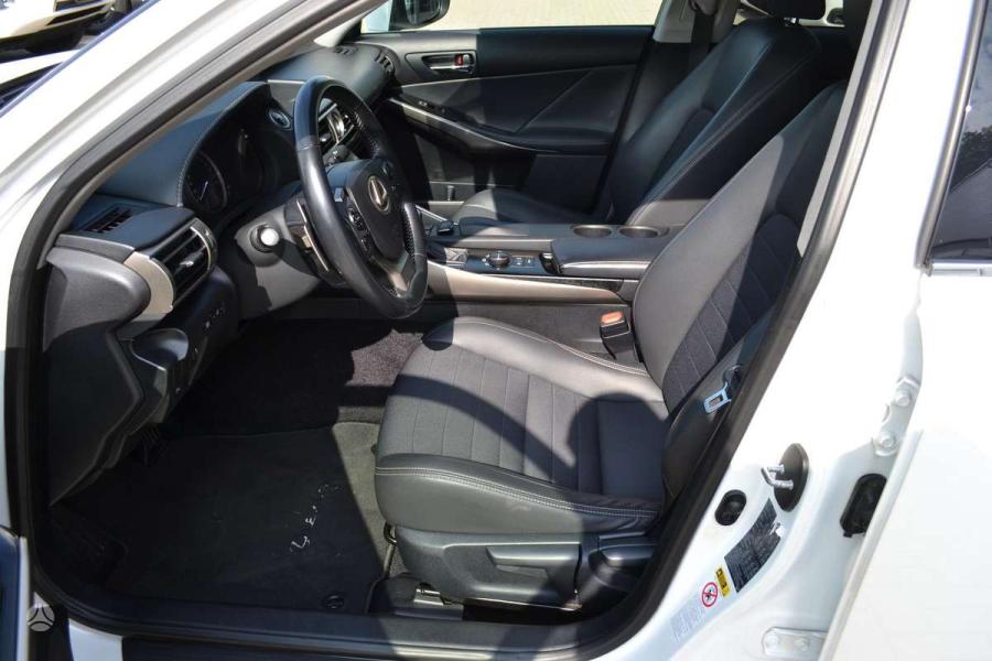 Balts Lexus LS 300h 2013 Viļņa, ar dzinēja tilpumu 2.49 L un nobraukumu 261 tūkst. km par 14000 €, foto 35 vietnē AUTOMOTO.COM.LV