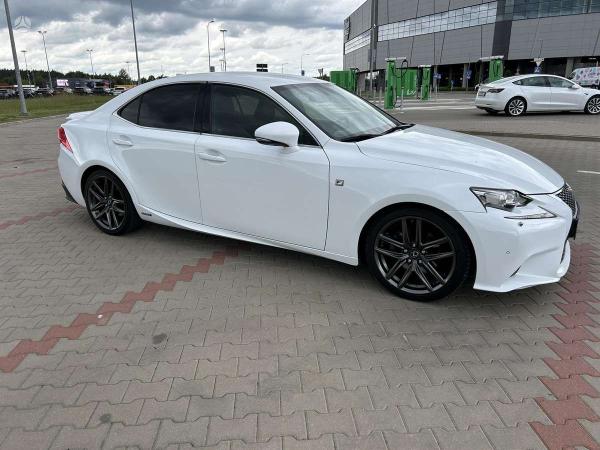 Balts Lexus LS 300h 2013 Viļņa, ar dzinēja tilpumu 0.00 L un nobraukumu 95 tūkst. km par 14900 €, foto 4 vietnē AUTOMOTO.COM.LV