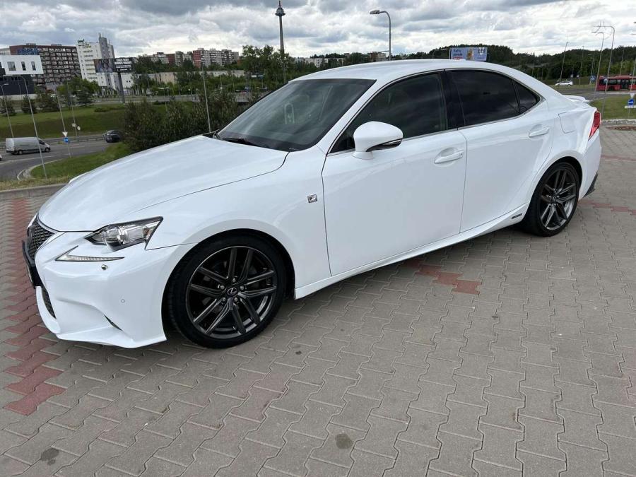 White Lexus LS 300h 2013 in Vilnius, with an engine capacity of 0.00 L and mileage of 95 thousand km for 14900 €, photo 9 on AUTOMOTO.COM.LV