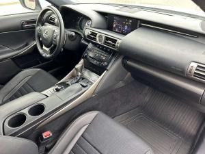 White Lexus LS 300h 2013 in Vilnius, with an engine capacity of 0.00 L and mileage of 95 thousand km for 14900 €, photo 11 on AUTOMOTO.COM.LV