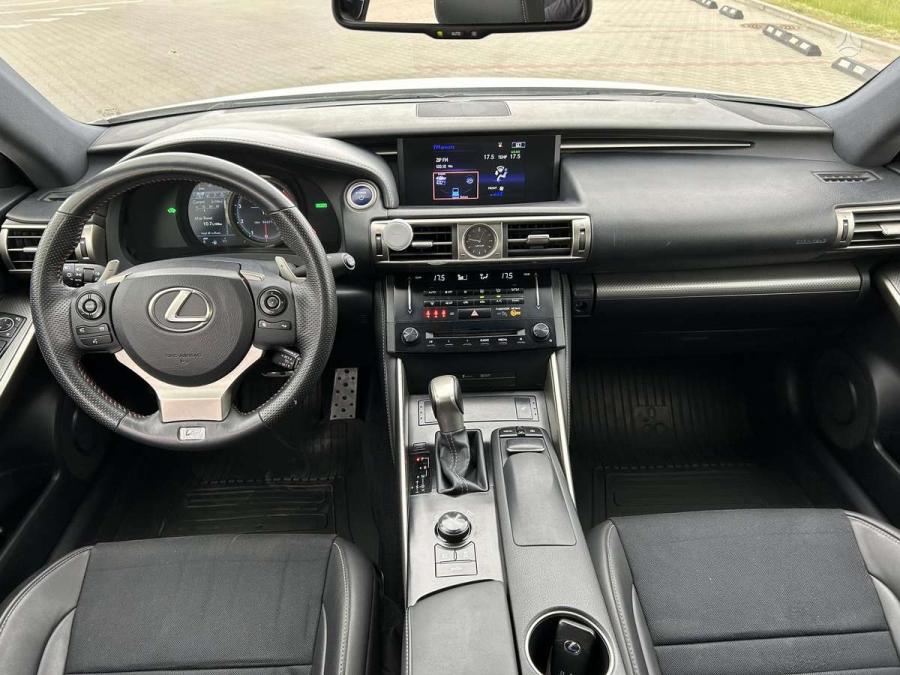White Lexus LS 300h 2013 in Vilnius, with an engine capacity of 0.00 L and mileage of 95 thousand km for 14900 €, photo 14 on AUTOMOTO.COM.LV