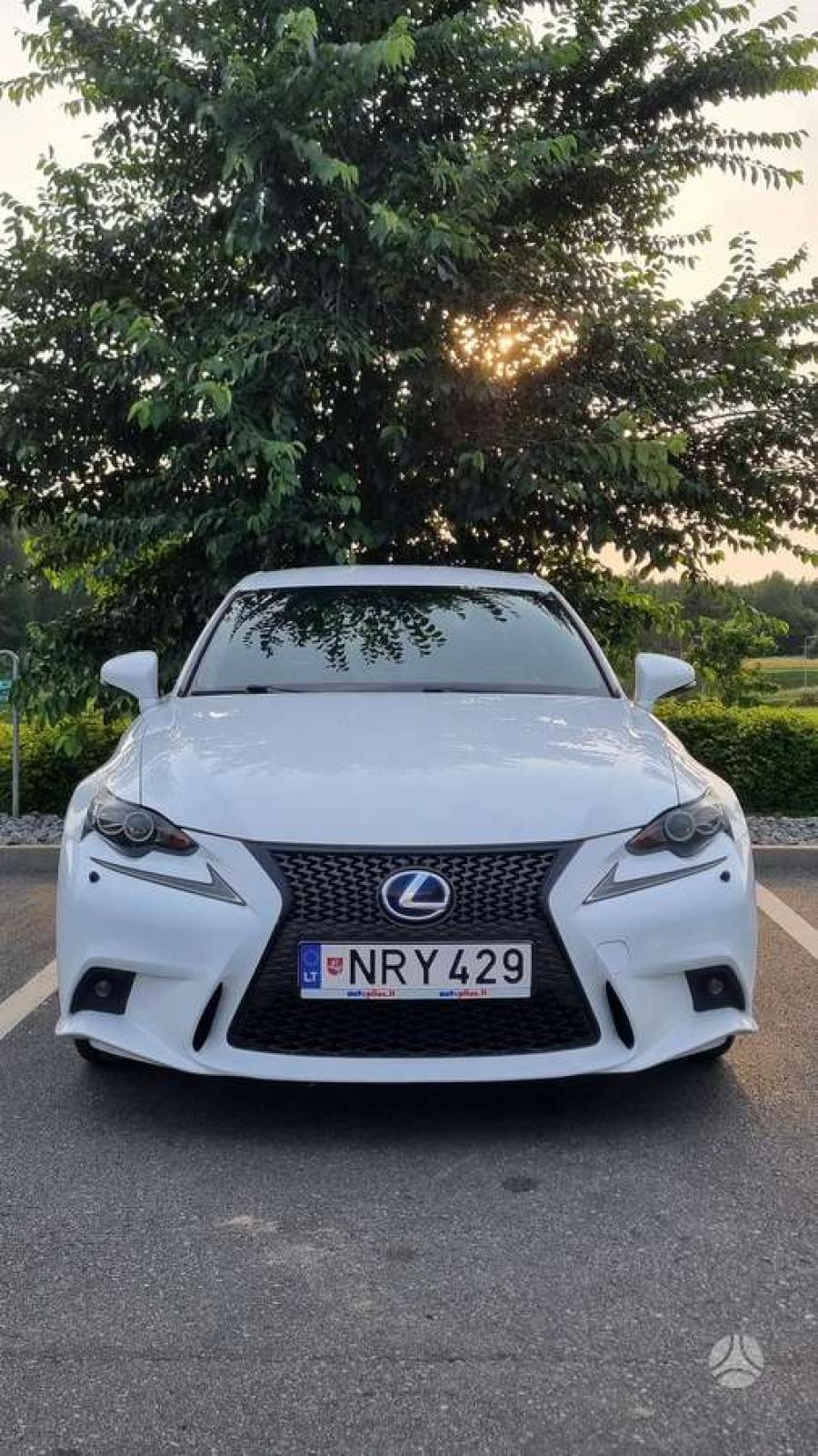 White Lexus LS 300h 2013 in Vilnius, with an engine capacity of 2.50 L and mileage of 250 thousand km for 13999 €, photo 3 on AUTOMOTO.COM.LV