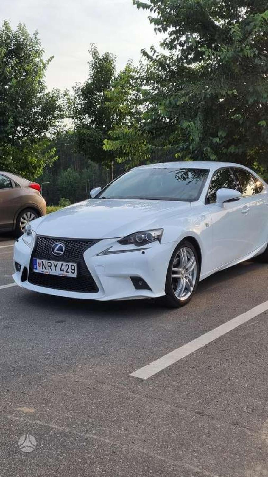 White Lexus LS 300h 2013 in Vilnius, with an engine capacity of 2.50 L and mileage of 250 thousand km for 13999 €, photo 4 on AUTOMOTO.COM.LV