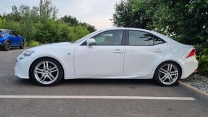 White Lexus LS 300h 2013 in Vilnius, with an engine capacity of 2.50 L and mileage of 250 thousand km for 13999 €, photo 5 on AUTOMOTO.COM.LV