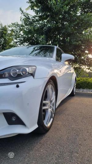 White Lexus LS 300h 2013 in Vilnius, with an engine capacity of 2.50 L and mileage of 250 thousand km for 13999 €, photo 6 on AUTOMOTO.COM.LV
