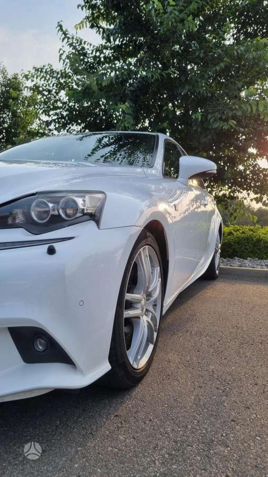 White Lexus LS 300h 2013 in Vilnius, with an engine capacity of 2.50 L and mileage of 250 thousand km for 13999 €, photo 6 on AUTOMOTO.COM.LV