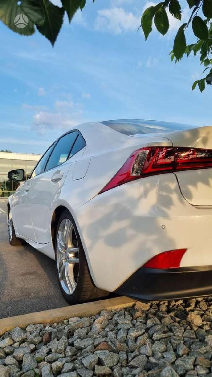 White Lexus LS 300h 2013 in Vilnius, with an engine capacity of 2.50 L and mileage of 250 thousand km for 13999 €, photo 7 on AUTOMOTO.COM.LV