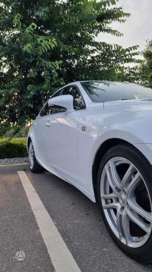 White Lexus LS 300h 2013 in Vilnius, with an engine capacity of 2.50 L and mileage of 250 thousand km for 13999 €, photo 13 on AUTOMOTO.COM.LV