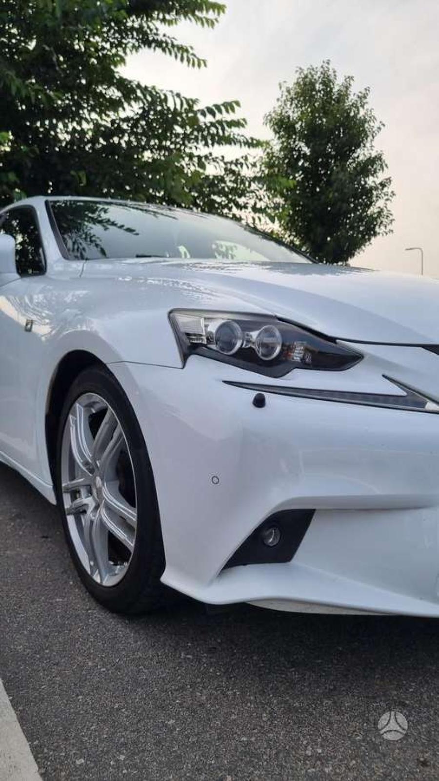 White Lexus LS 300h 2013 in Vilnius, with an engine capacity of 2.50 L and mileage of 250 thousand km for 13999 €, photo 14 on AUTOMOTO.COM.LV