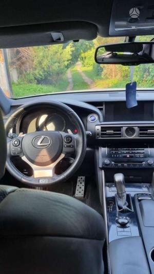 White Lexus LS 300h 2013 in Vilnius, with an engine capacity of 2.50 L and mileage of 250 thousand km for 13999 €, photo 19 on AUTOMOTO.COM.LV