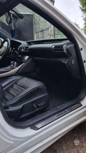 White Lexus LS 300h 2013 in Vilnius, with an engine capacity of 2.50 L and mileage of 250 thousand km for 13999 €, photo 23 on AUTOMOTO.COM.LV