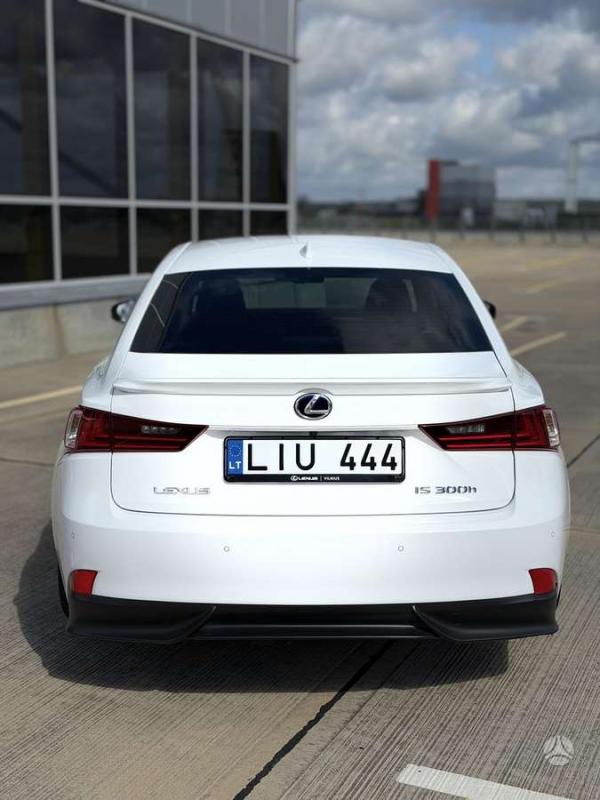Белый Лексус LS 300h 2013 в Вильнюс, объемом двигателя 2.50 л и пробегом 94 тыс. км за 13900 €, фото 4 на AUTOMOTO.COM.LV