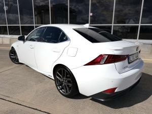 White Lexus LS 300h 2013 in Vilnius, with an engine capacity of 2.50 L and mileage of 94 thousand km for 13900 €, photo 7 on AUTOMOTO.COM.LV
