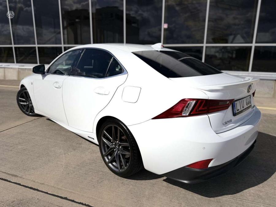 White Lexus LS 300h 2013 in Vilnius, with an engine capacity of 2.50 L and mileage of 94 thousand km for 13900 €, photo 7 on AUTOMOTO.COM.LV