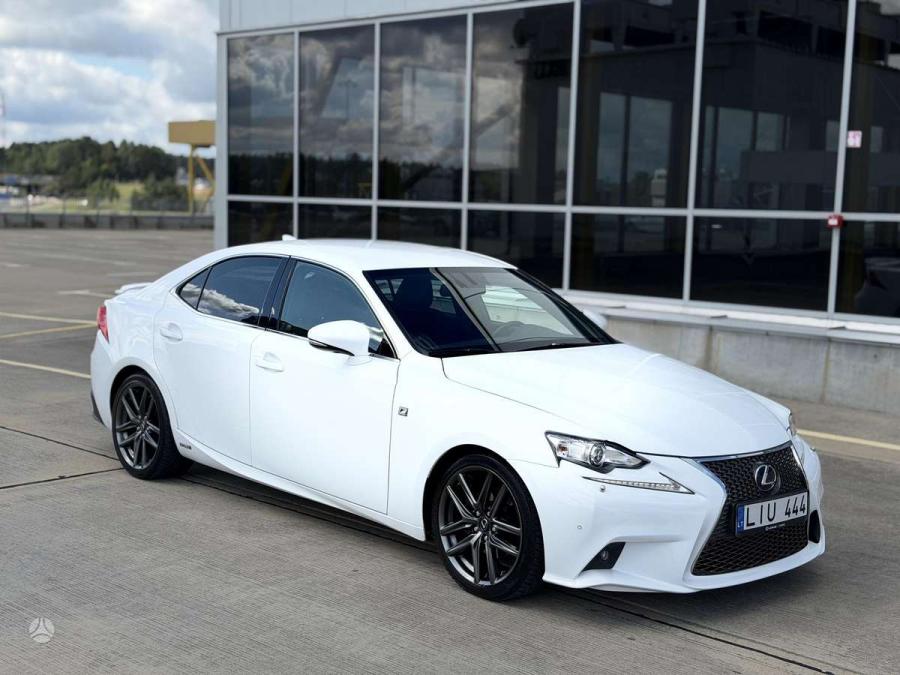 White Lexus LS 300h 2013 in Vilnius, with an engine capacity of 2.50 L and mileage of 94 thousand km for 13900 €, photo 8 on AUTOMOTO.COM.LV