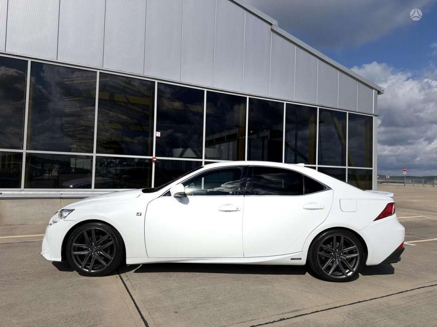 White Lexus LS 300h 2013 in Vilnius, with an engine capacity of 2.50 L and mileage of 94 thousand km for 13900 €, photo 11 on AUTOMOTO.COM.LV