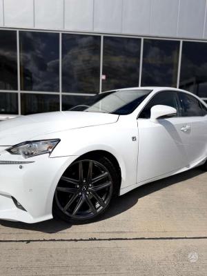 White Lexus LS 300h 2013 in Vilnius, with an engine capacity of 2.50 L and mileage of 94 thousand km for 13900 €, photo 12 on AUTOMOTO.COM.LV