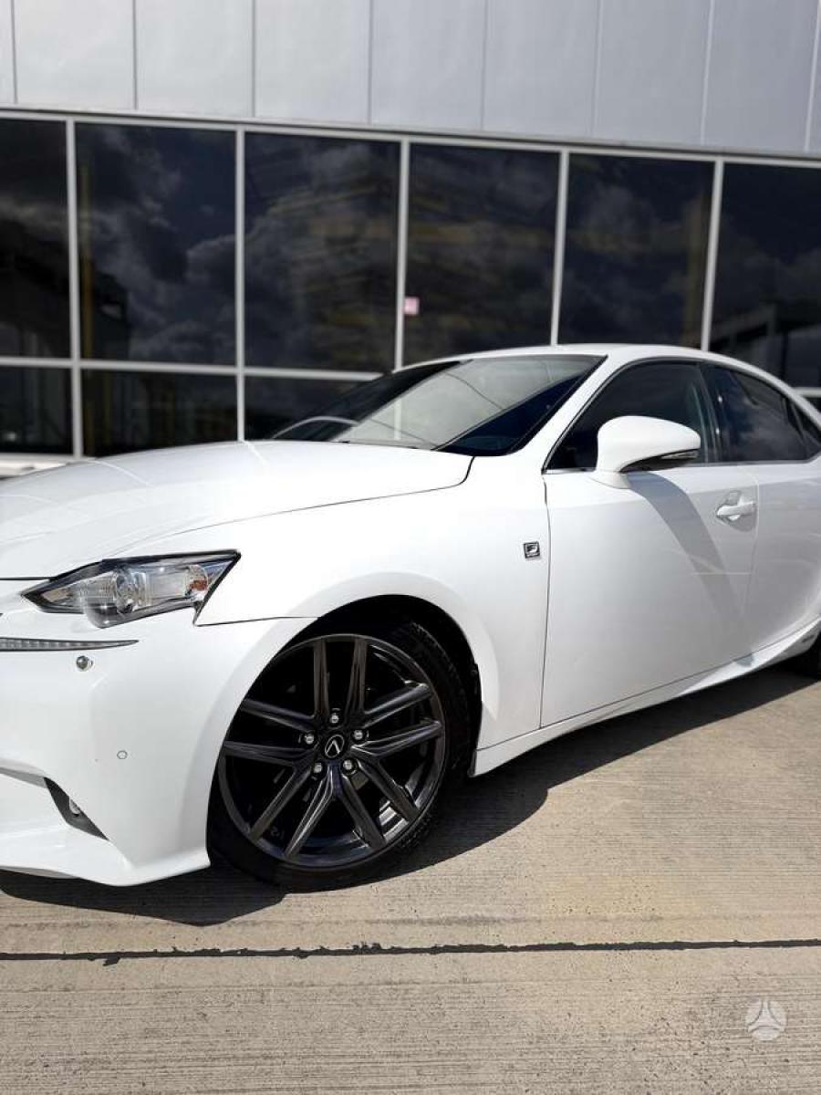 White Lexus LS 300h 2013 in Vilnius, with an engine capacity of 2.50 L and mileage of 94 thousand km for 13900 €, photo 12 on AUTOMOTO.COM.LV