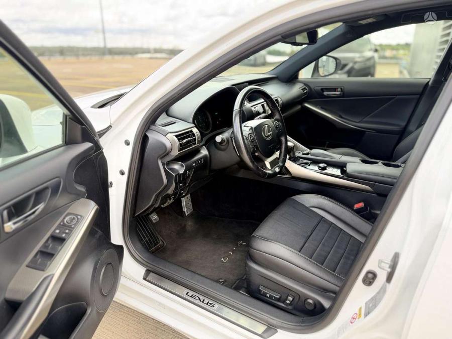White Lexus LS 300h 2013 in Vilnius, with an engine capacity of 2.50 L and mileage of 94 thousand km for 13900 €, photo 14 on AUTOMOTO.COM.LV