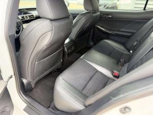 White Lexus LS 300h 2013 in Vilnius, with an engine capacity of 2.50 L and mileage of 94 thousand km for 13900 €, photo 17 on AUTOMOTO.COM.LV