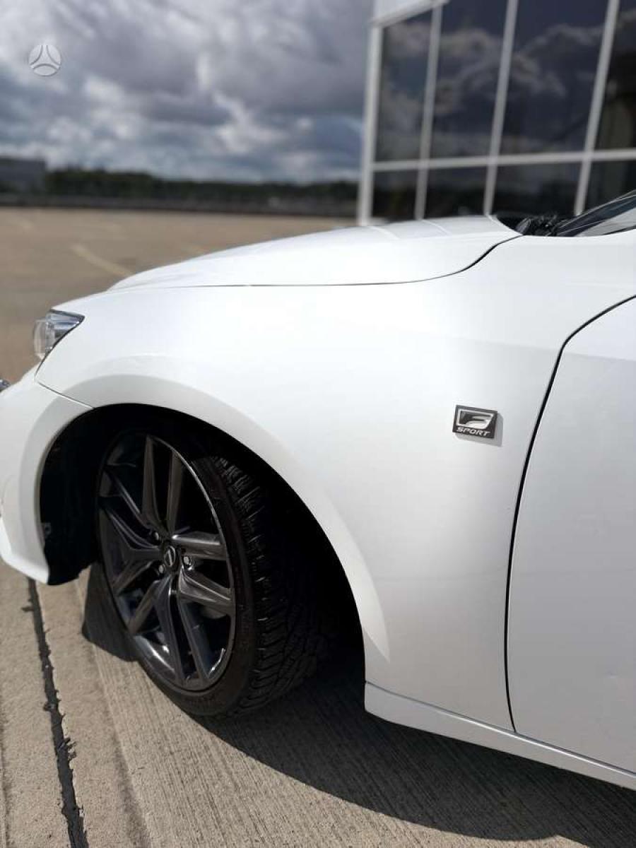 White Lexus LS 300h 2013 in Vilnius, with an engine capacity of 2.50 L and mileage of 94 thousand km for 14000 €, photo 13 on AUTOMOTO.COM.LV