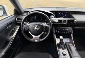 White Lexus LS 300h 2013 in Vilnius, with an engine capacity of 2.50 L and mileage of 94 thousand km for 14000 €, photo 16 on AUTOMOTO.COM.LV