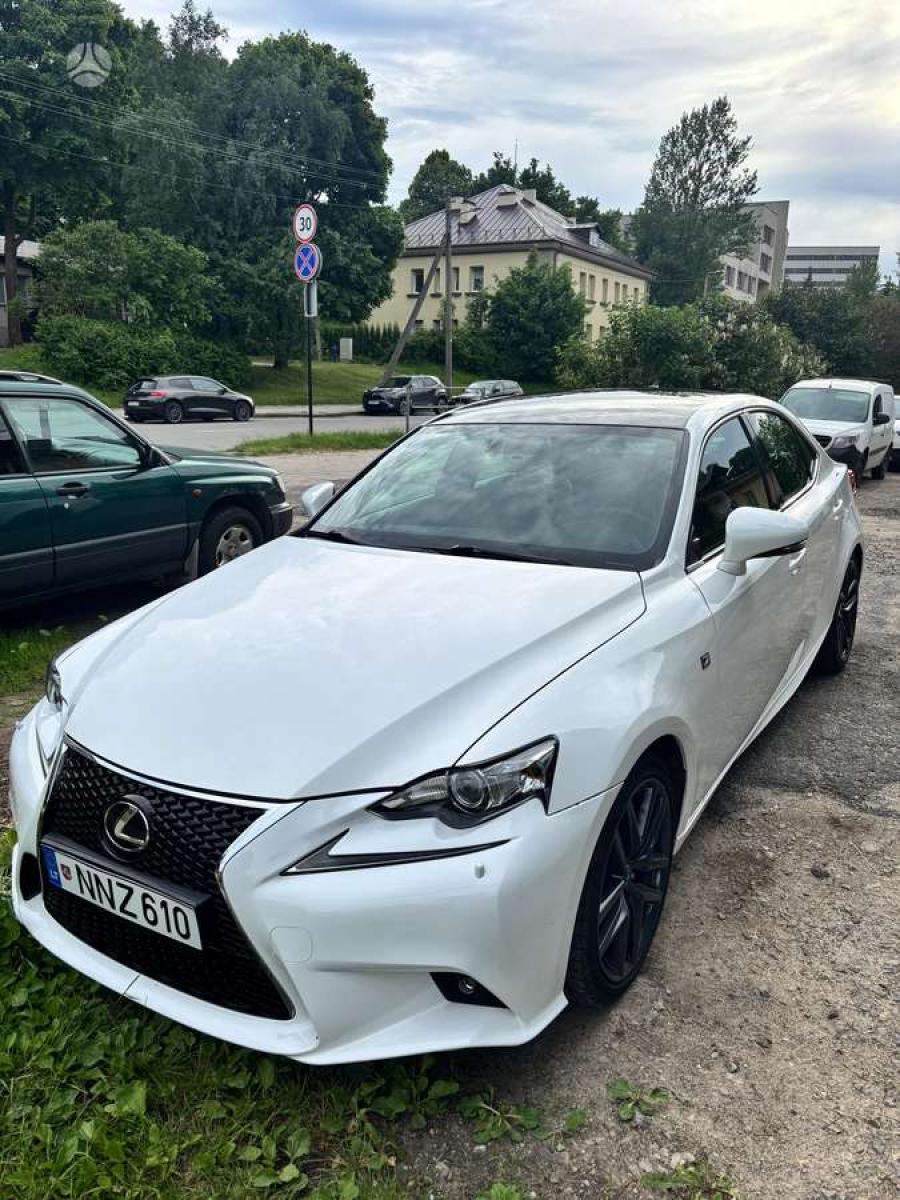 Balts Lexus LS 300h 2014 Viļņa, ar dzinēja tilpumu 2.49 L un nobraukumu 330 tūkst. km par 10800 €, foto 1 vietnē AUTOMOTO.COM.LV