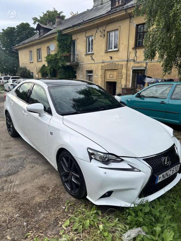 White Lexus LS 300h 2014 in Vilnius, with an engine capacity of 2.49 L and mileage of 330 thousand km for 10800 €, photo 2 on AUTOMOTO.COM.LV