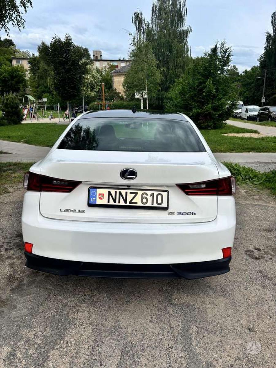 Balts Lexus LS 300h 2014 Viļņa, ar dzinēja tilpumu 2.49 L un nobraukumu 330 tūkst. km par 10800 €, foto 7 vietnē AUTOMOTO.COM.LV