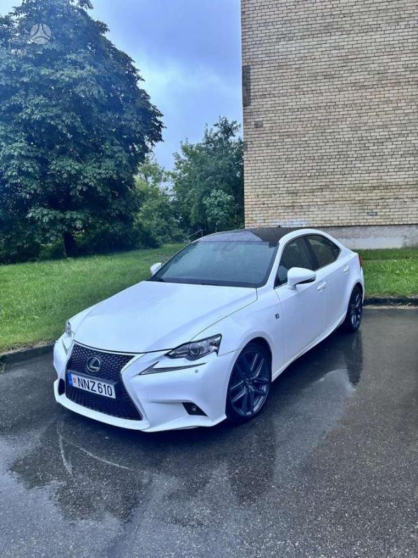 White Lexus LS 300h 2014 in Vilnius, with an engine capacity of 2.49 L and mileage of 330 thousand km for 10800 €, photo 10 on AUTOMOTO.COM.LV