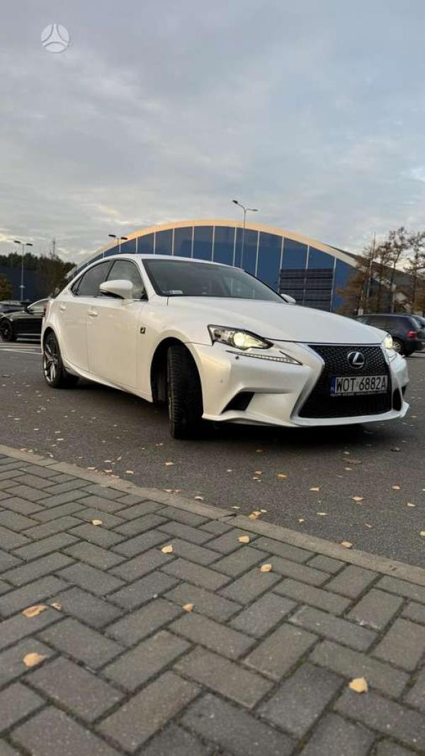 White Lexus LS 300h 2015 in Vilnius, with an engine capacity of 2.50 L and mileage of 176 thousand km for 12600 €, photo 1 on AUTOMOTO.COM.LV