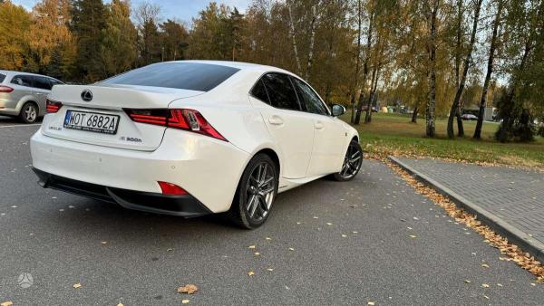 White Lexus LS 300h 2015 in Vilnius, with an engine capacity of 2.50 L and mileage of 176 thousand km for 12600 €, photo 4 on AUTOMOTO.COM.LV